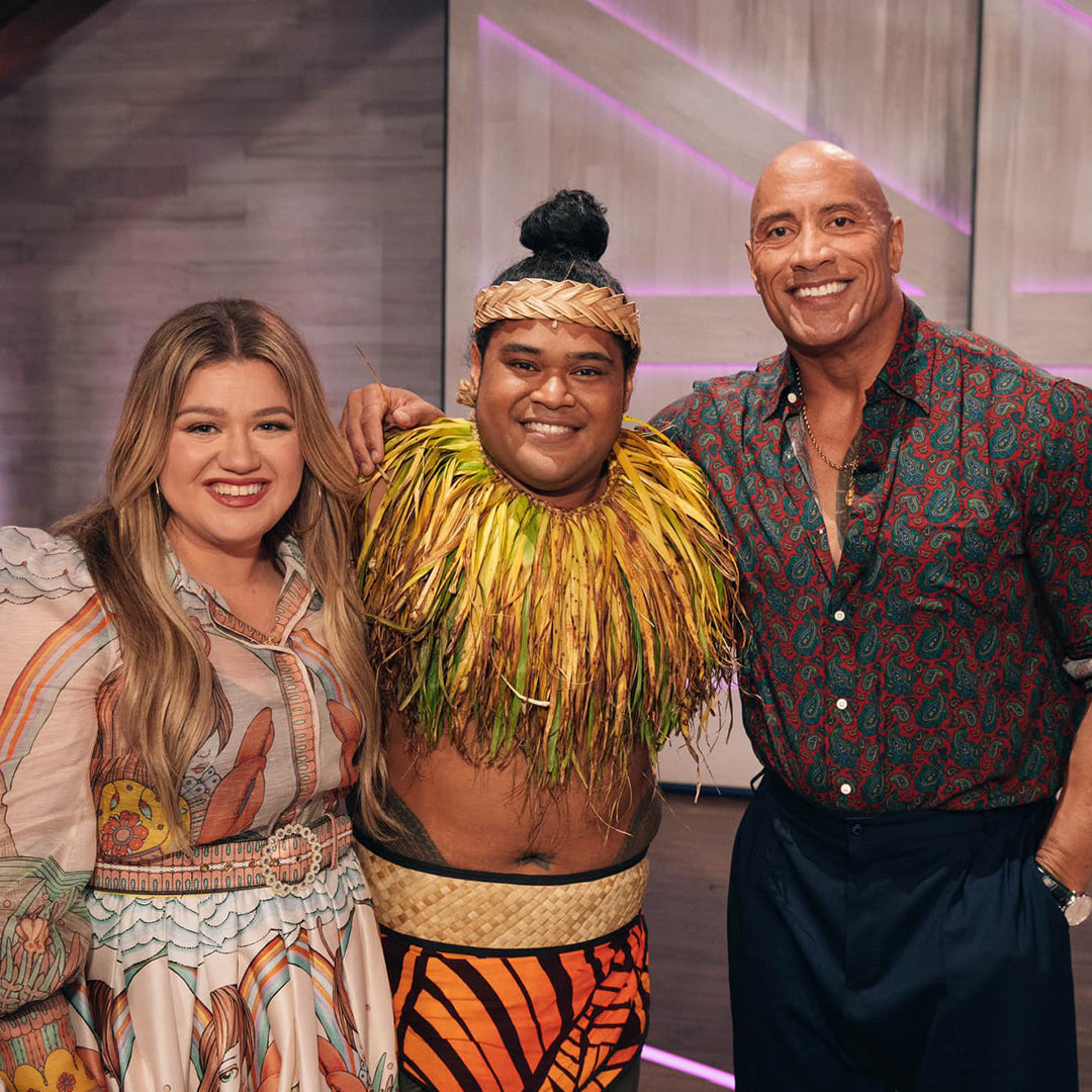Mikaele Oloa gets a surprise from The Rock at The Kelly Clarkson Show ...